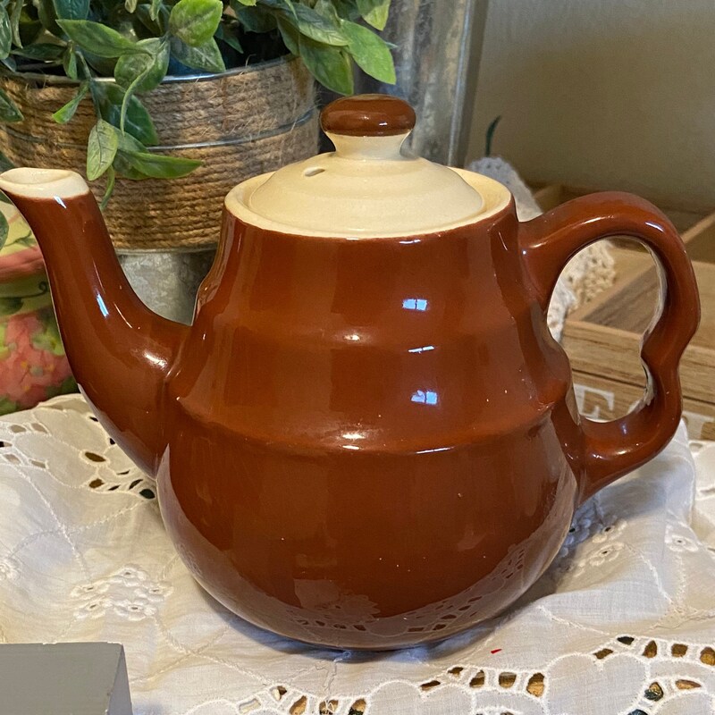 Universal Pottery - Etsy