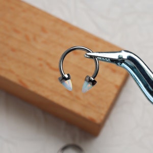 16G Titanium Internally Threaded Opal Spike Horseshoe Ring/ Opal Septum ...