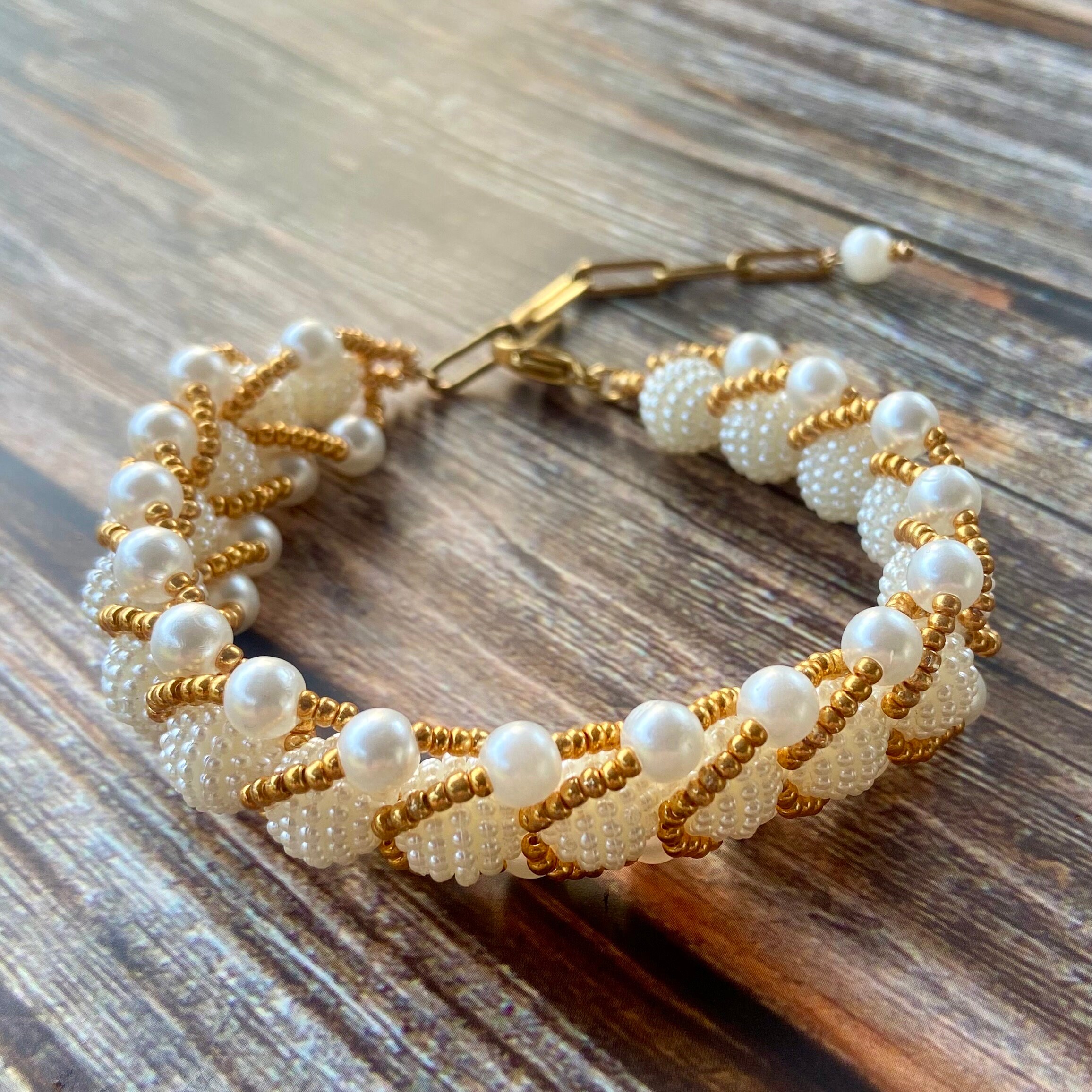 Beaded Pearl Ang Gold Bracelet, Cute and Classy Seed Bead Bracelet ...