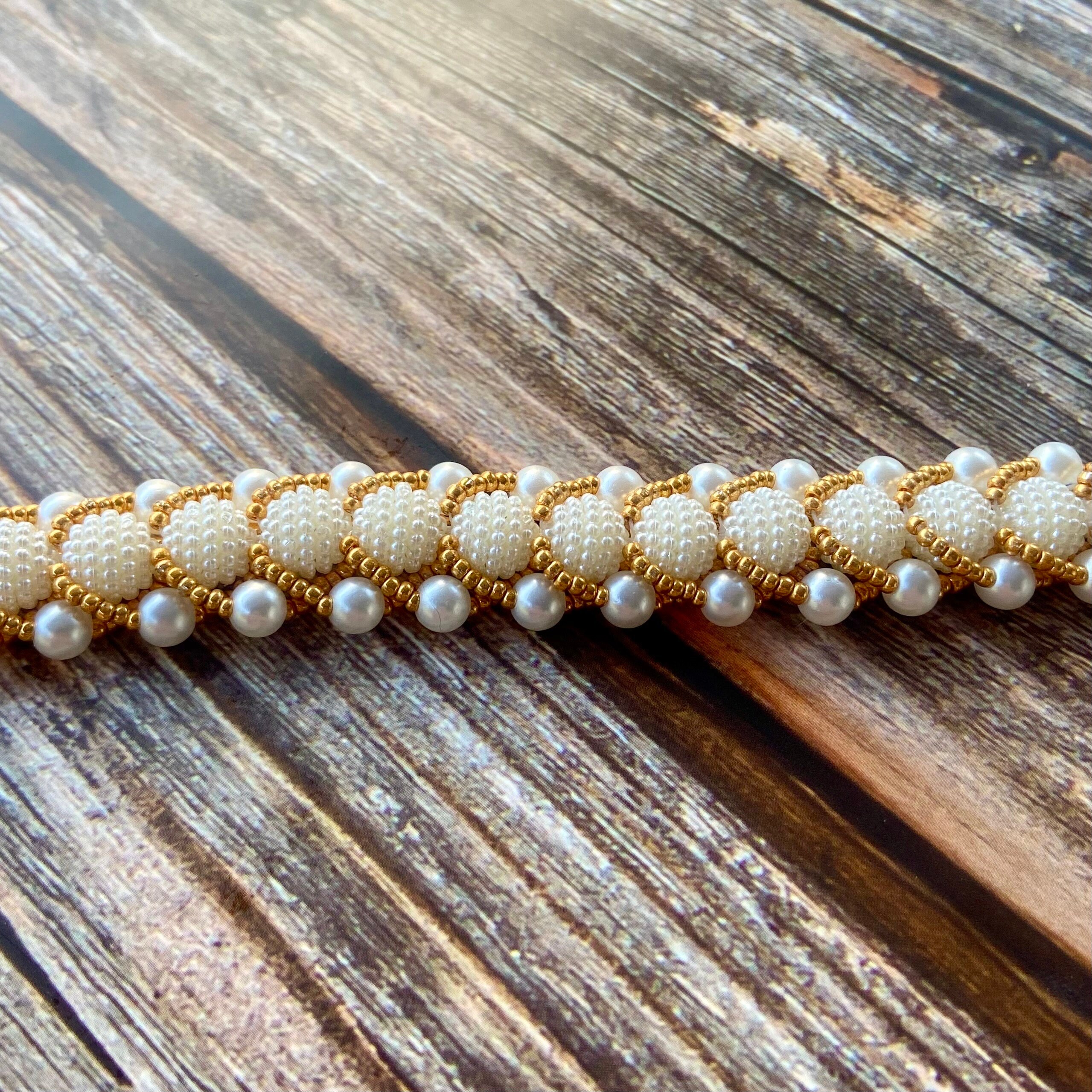 Beaded Pearl Ang Gold Bracelet, Cute and Classy Seed Bead Bracelet ...