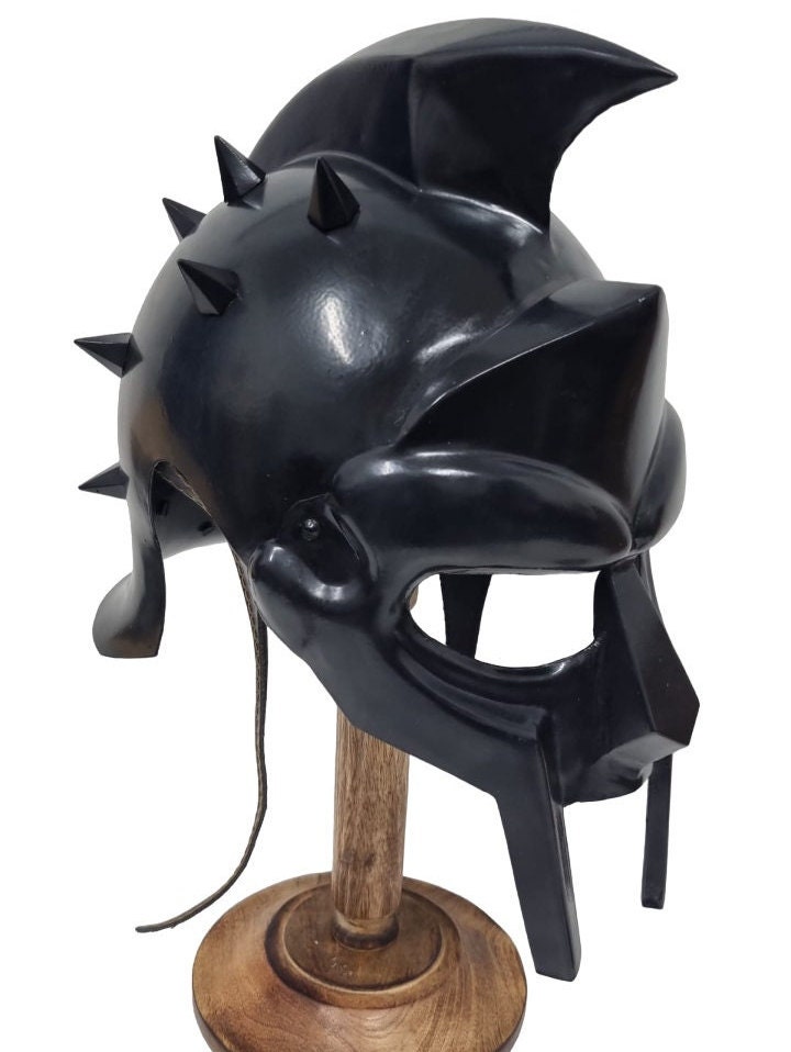 Gladiator Helmet (maximus Decimus Meridius) - Black | Wearable on an ...