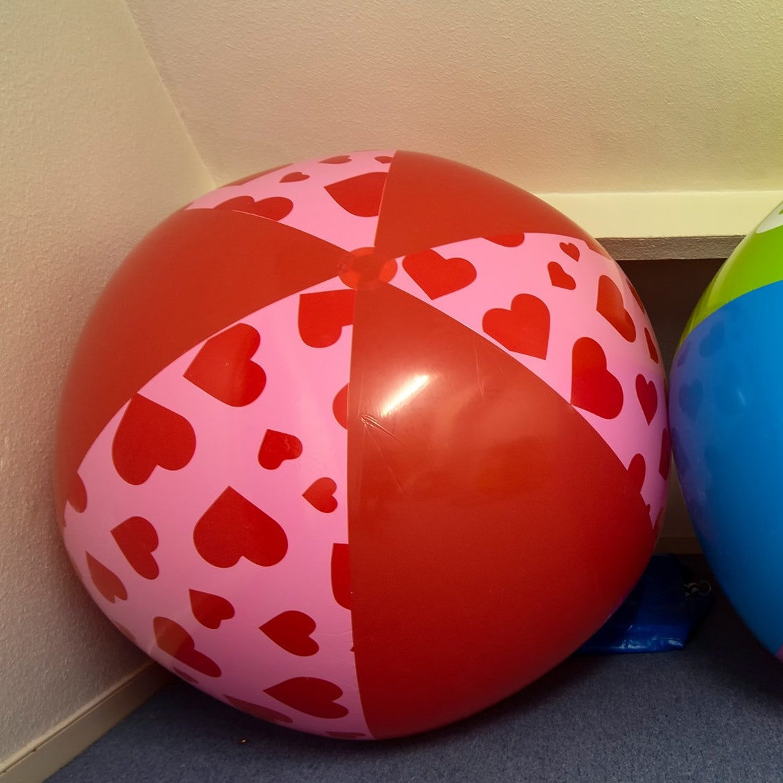 Huge Inflatable Beach Ball 4.3 Feet / 130cm Hearts Red & Pink Big ...