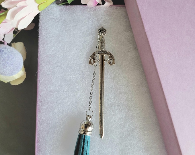 Medieval Sword Bookmark, Knight Cottage Core Bookmark, Fantasy Bookmark ...
