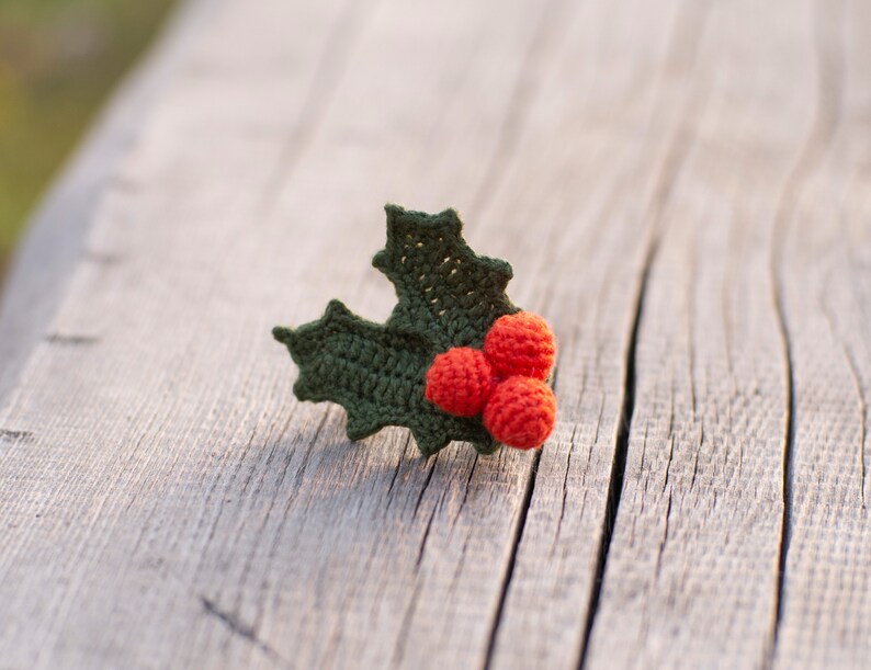 CROCHET PATTERN Holly Brooch Miniature Amigurumi Jewelry Tutorial - Etsy