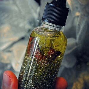 Yule Ritual Oil ~ 1.oz Dropper Bottle ~ Homemade Oil ~ Witchcraft ...