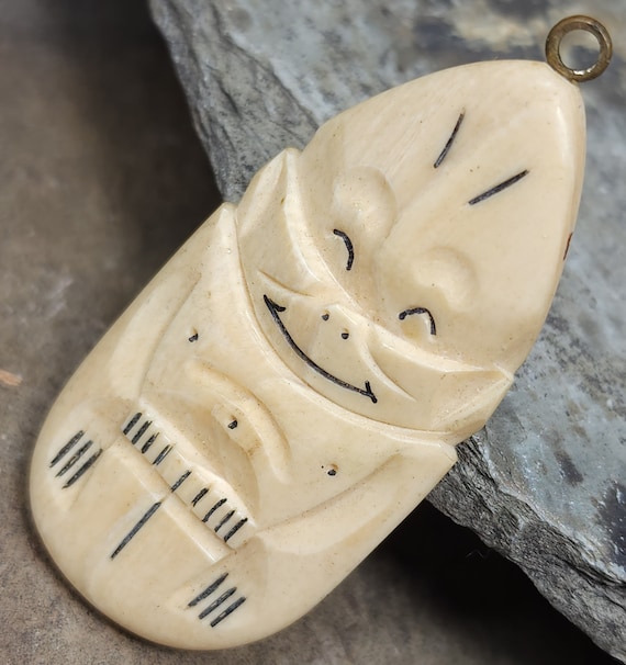 Vintage Carved Billiken Good Luck Figure Necklace Pen… - Gem