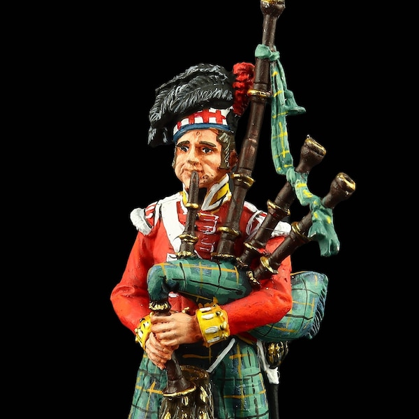 Scottish Bagpiper Figurines - Etsy