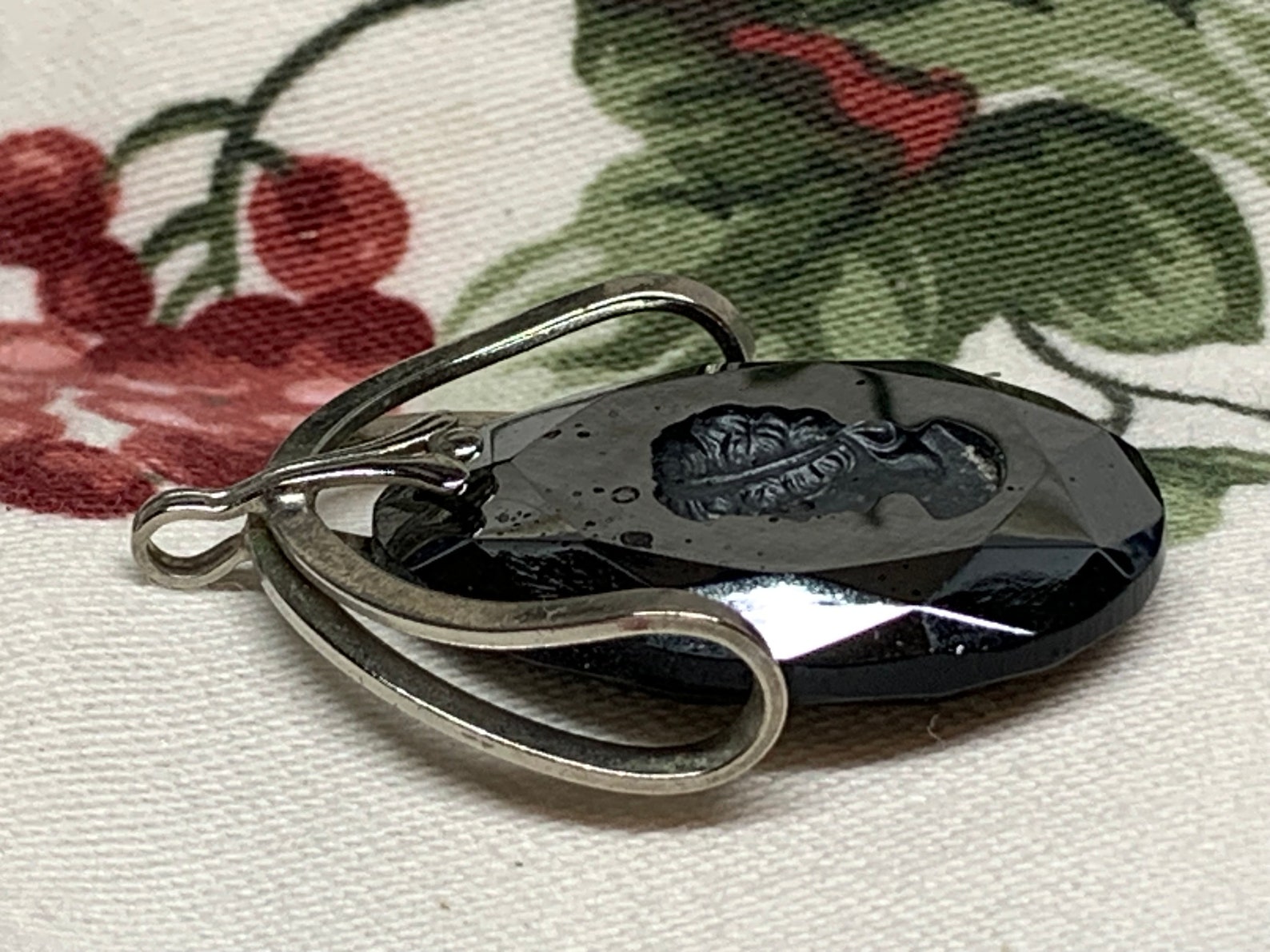 Vintage Black Glass Intaglio Cameo Oval Pendant Circa 1970s - Etsy