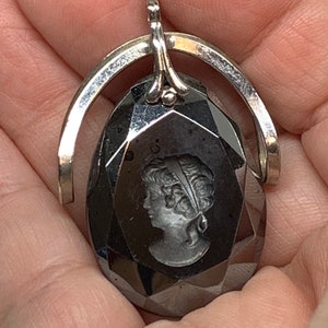 Vintage Black Glass Intaglio Cameo Oval Pendant Circa 1970s - Etsy