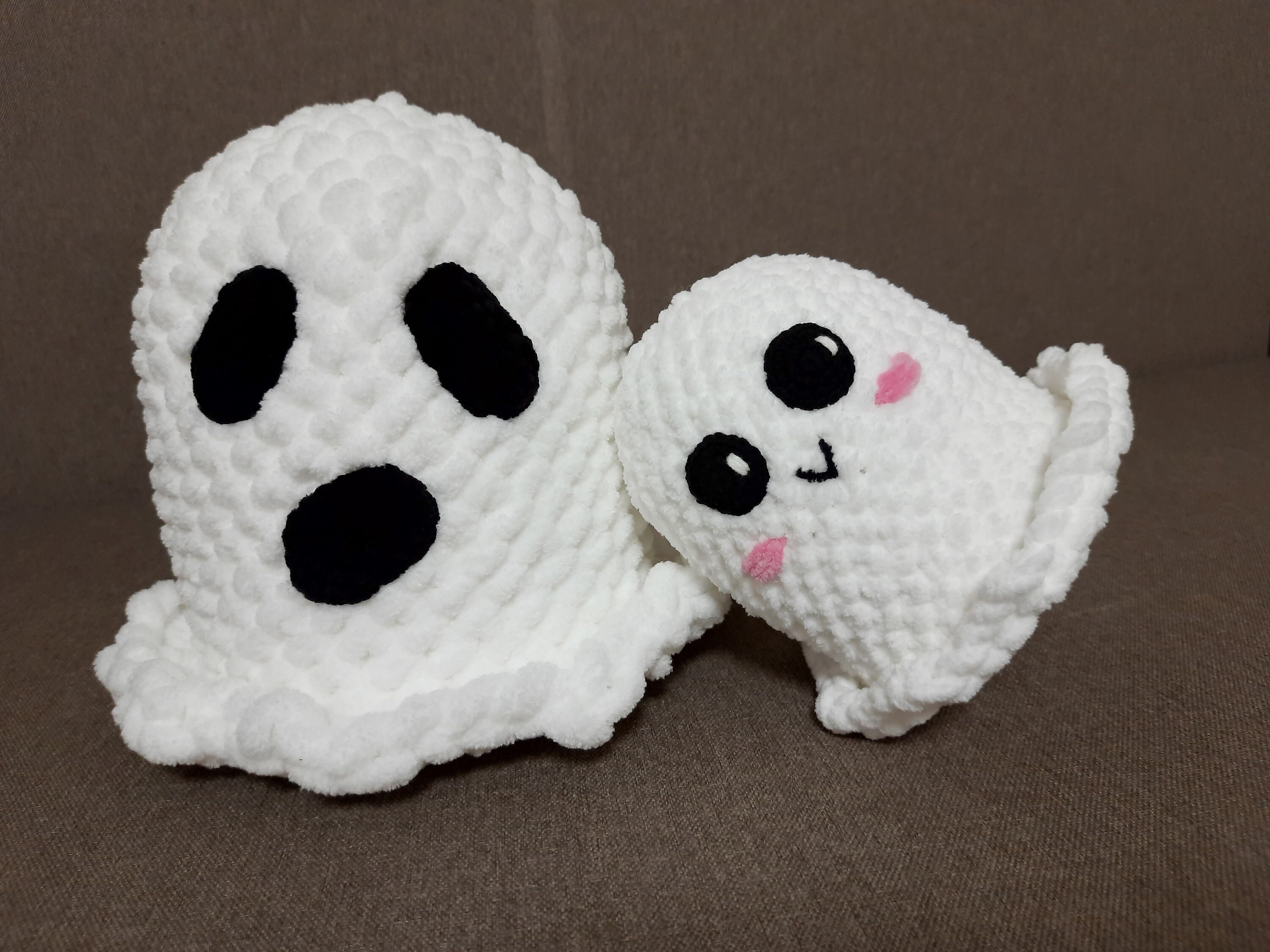 Cute Ghost Plush Crochet Pattern for Loop Yarn, Halloween Ghost Plushie ...