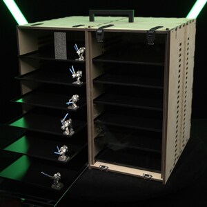 Magcase XL 2.0 MDF Magnetic Carrying Case / Display Case for Miniatures ...