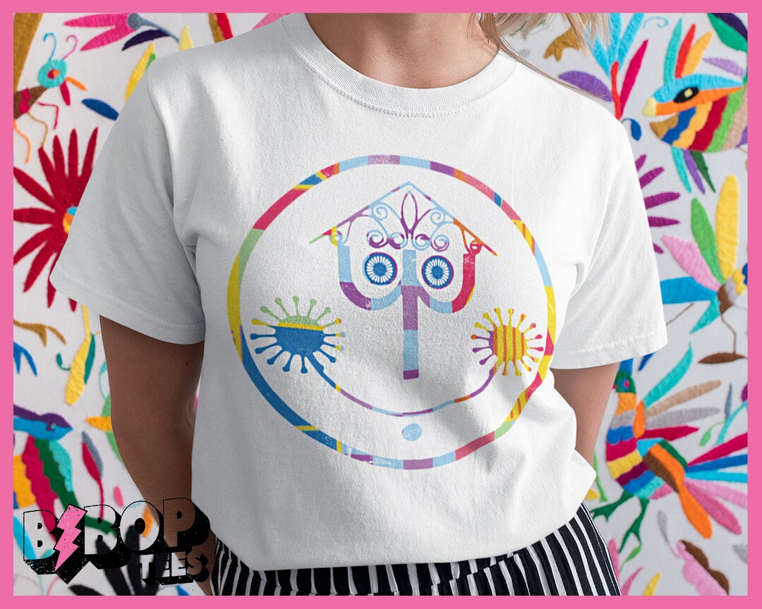 It's a Small World Colorful Smiling Clock Face Unisex Tee - Etsy