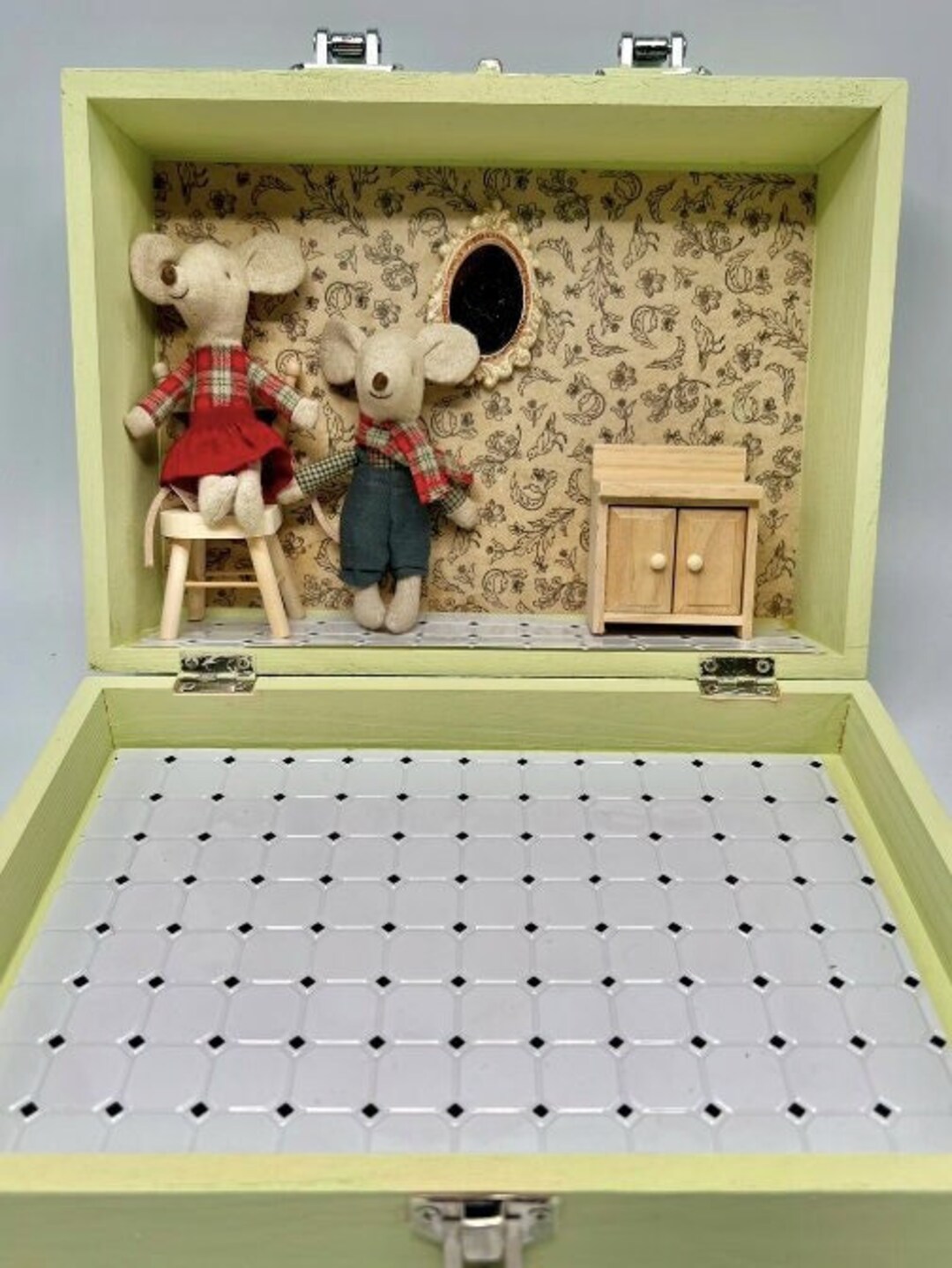 Little Mouse House Sitting Room Suitcase Dollhouse Travel Dollhouse ...