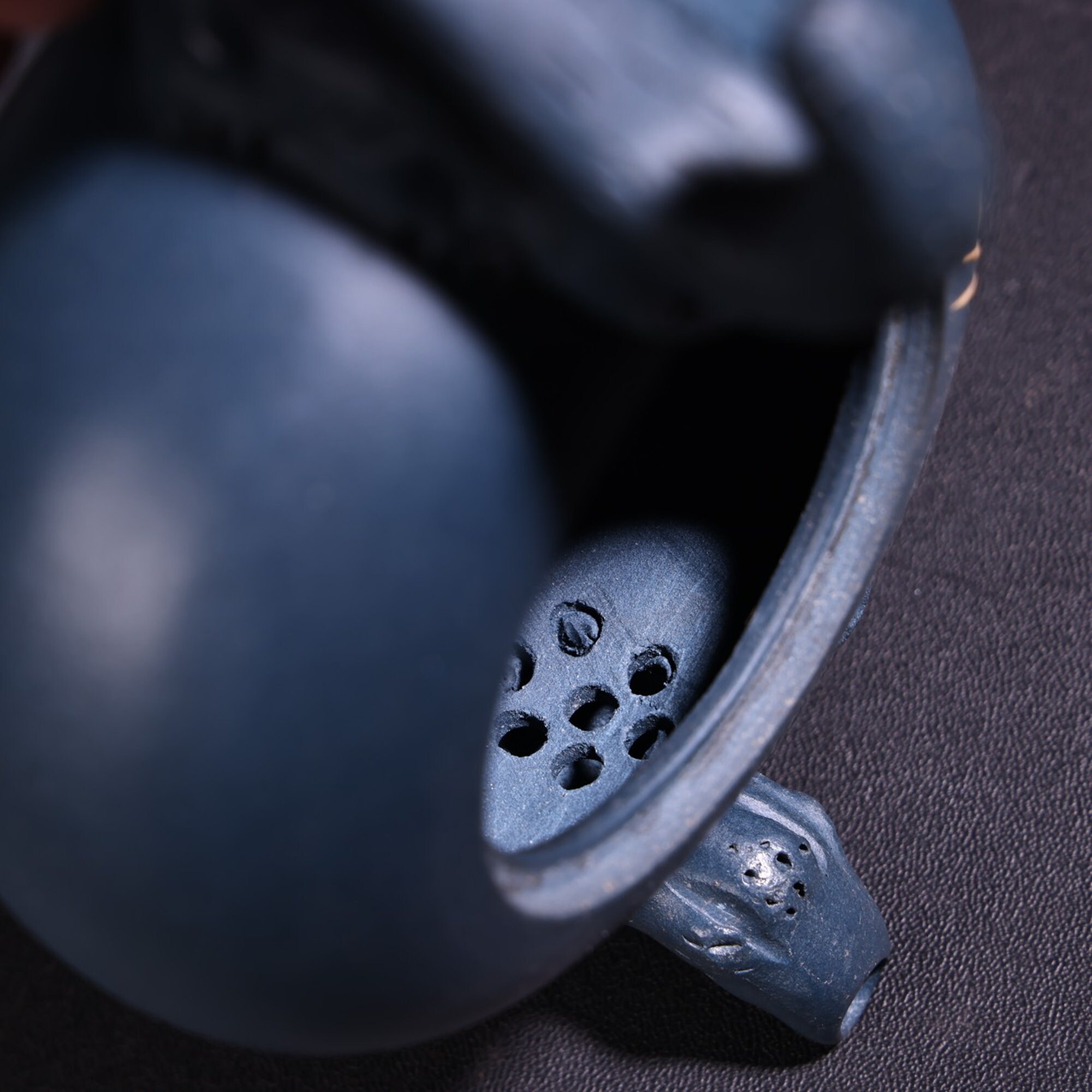 45511 Chinese Blue Yixing Zisha Clay Pine Tree Teapot W Artist Signed ...