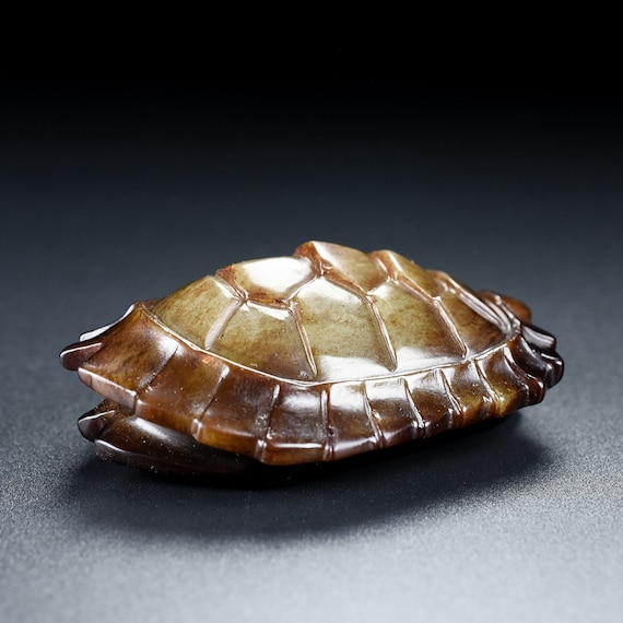 Hand carved turtle - Gem
