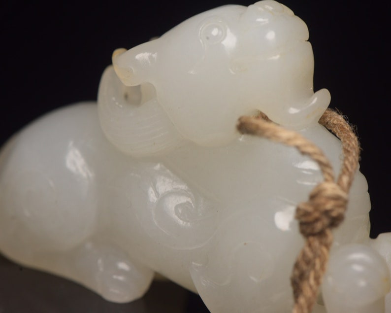 4620 Vintage Chinese Hetian Jade Carved Beast Pendant - Etsy