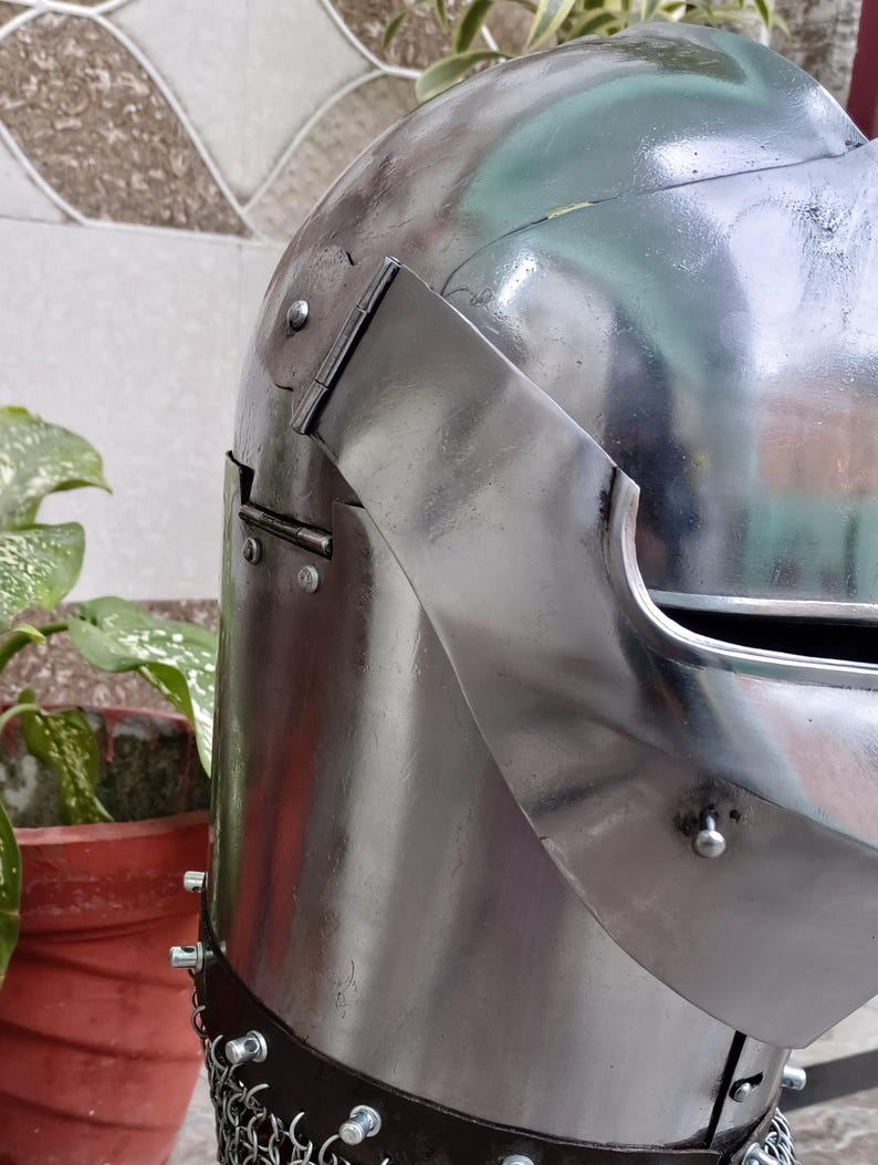 Knights Armor With Rondel, Gothic European Close Helmet 16 Gauge Steel ...