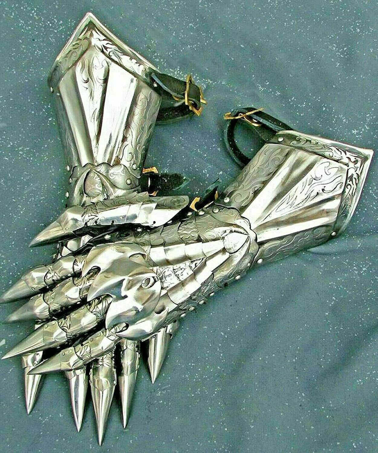 Medieval Claw Gauntlets