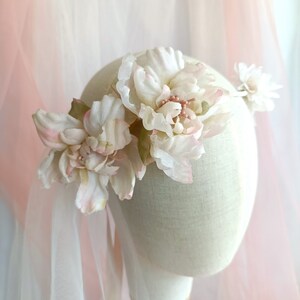 Romantic Bridal Flower Crown With Veil, Boho Vintage Headpiece for an ...