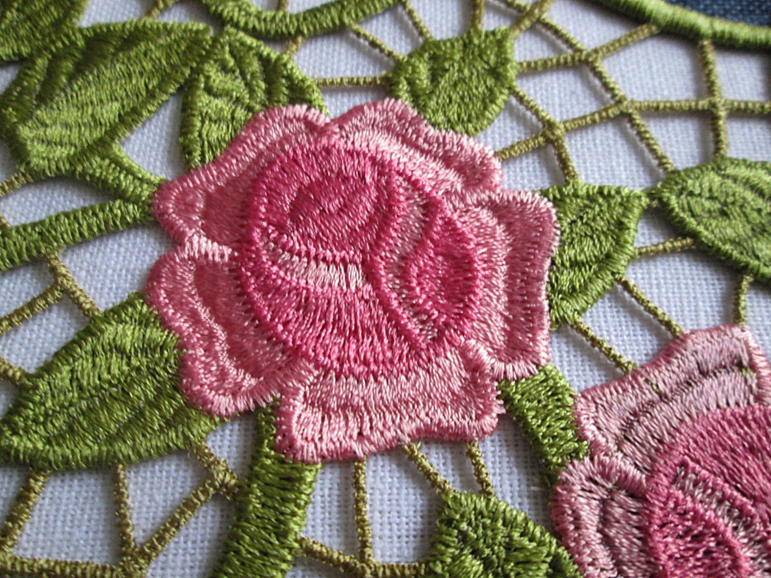 Roses Cutwork(richelieu) Lace Machine Embroidery Design, Embroidery ...