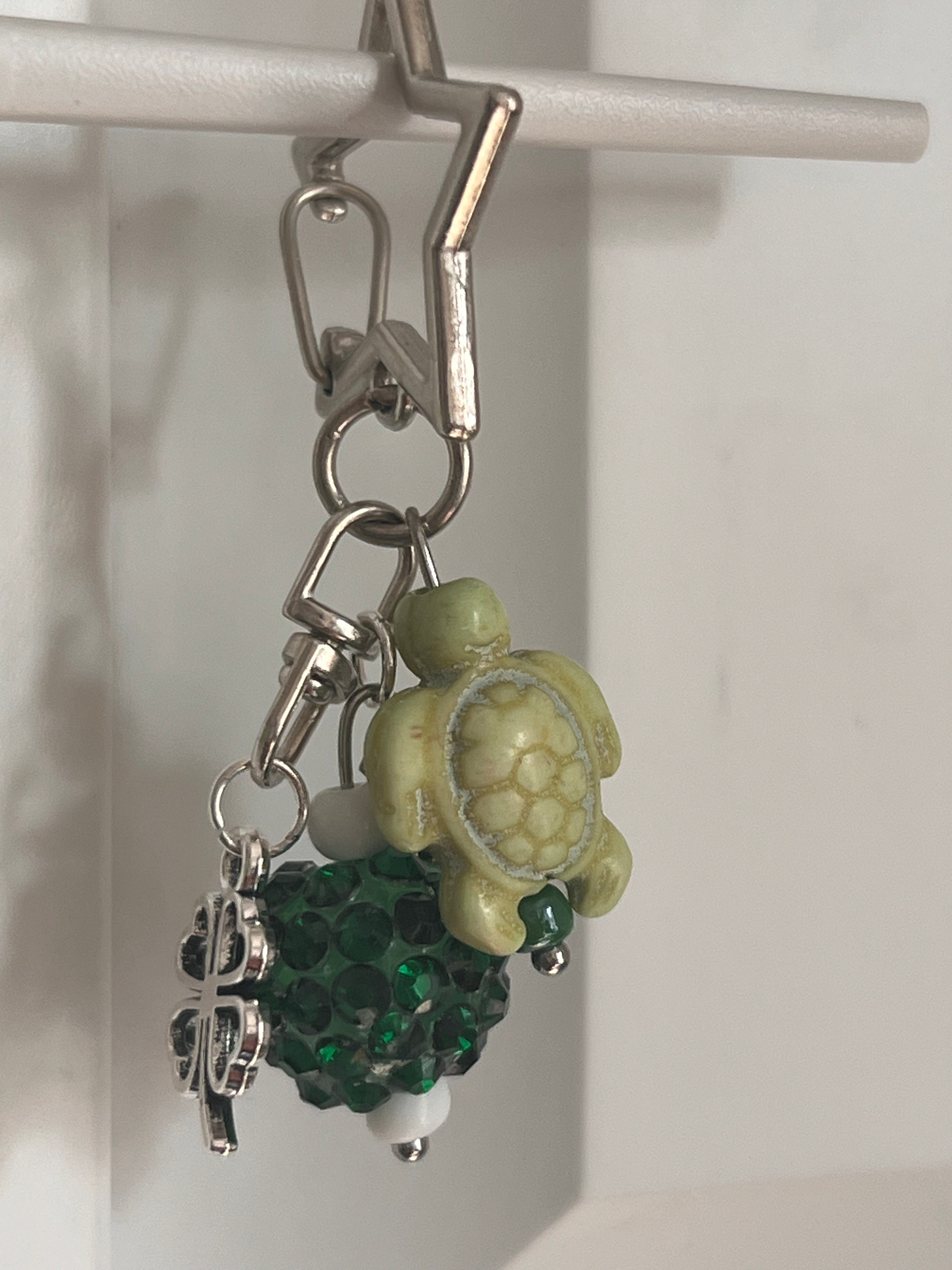 Lucky Four Leaf Clover Charm, Beaded Zipper Pendant, Keychains - Etsy