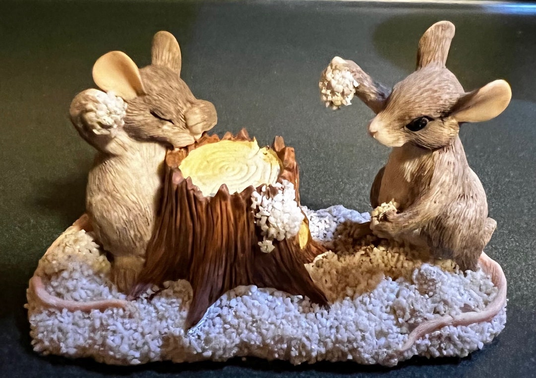 Vintage Charming Tails Figurine " the Snowball Fight" - Etsy