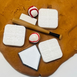 Baseball Party Favors| Play Dough Jars With Bat, Ball and Bases ...