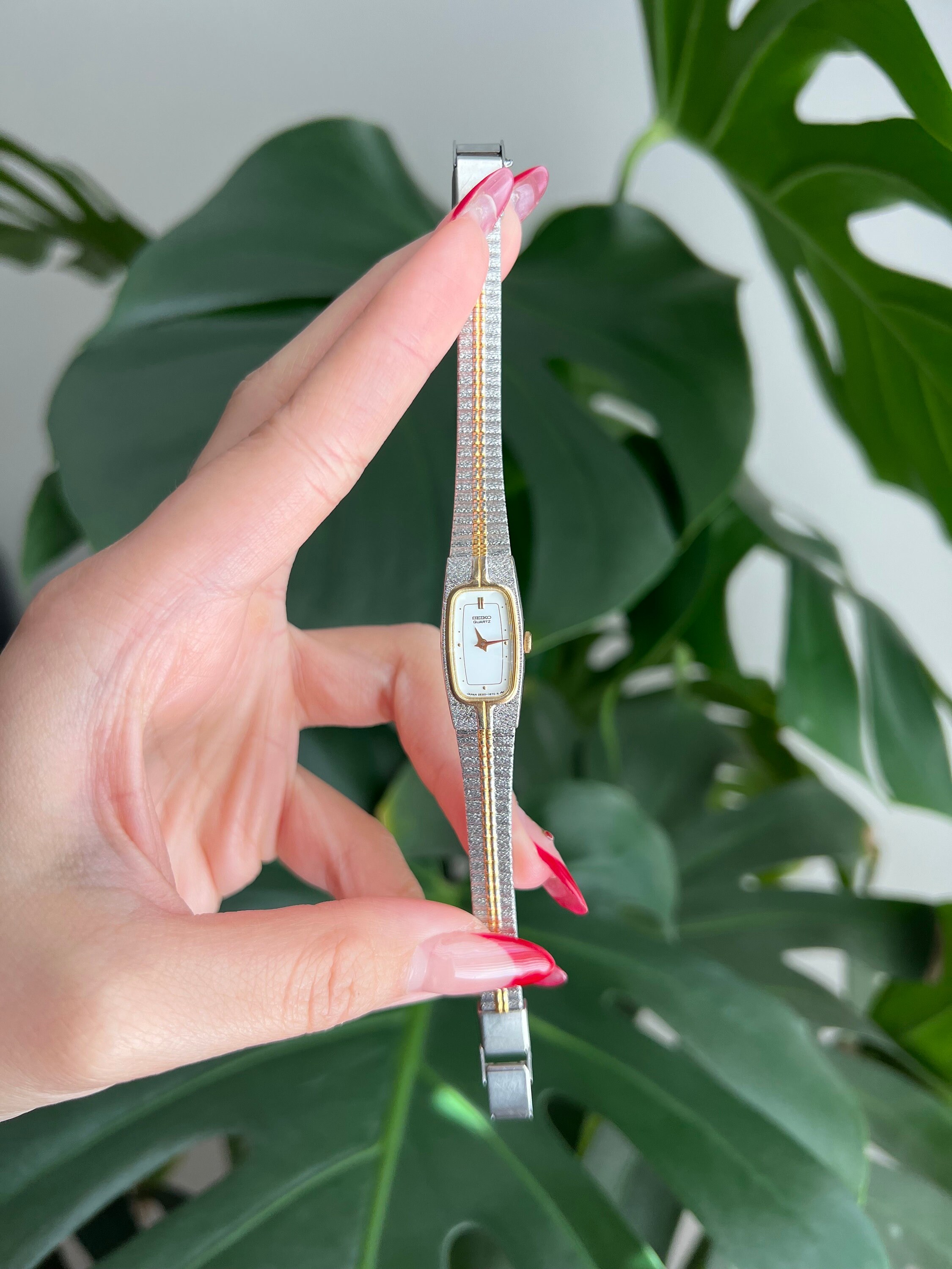 Vintage Seiko Dainty Womens Watch Rectangle White Dial Silver/gold Tone ...