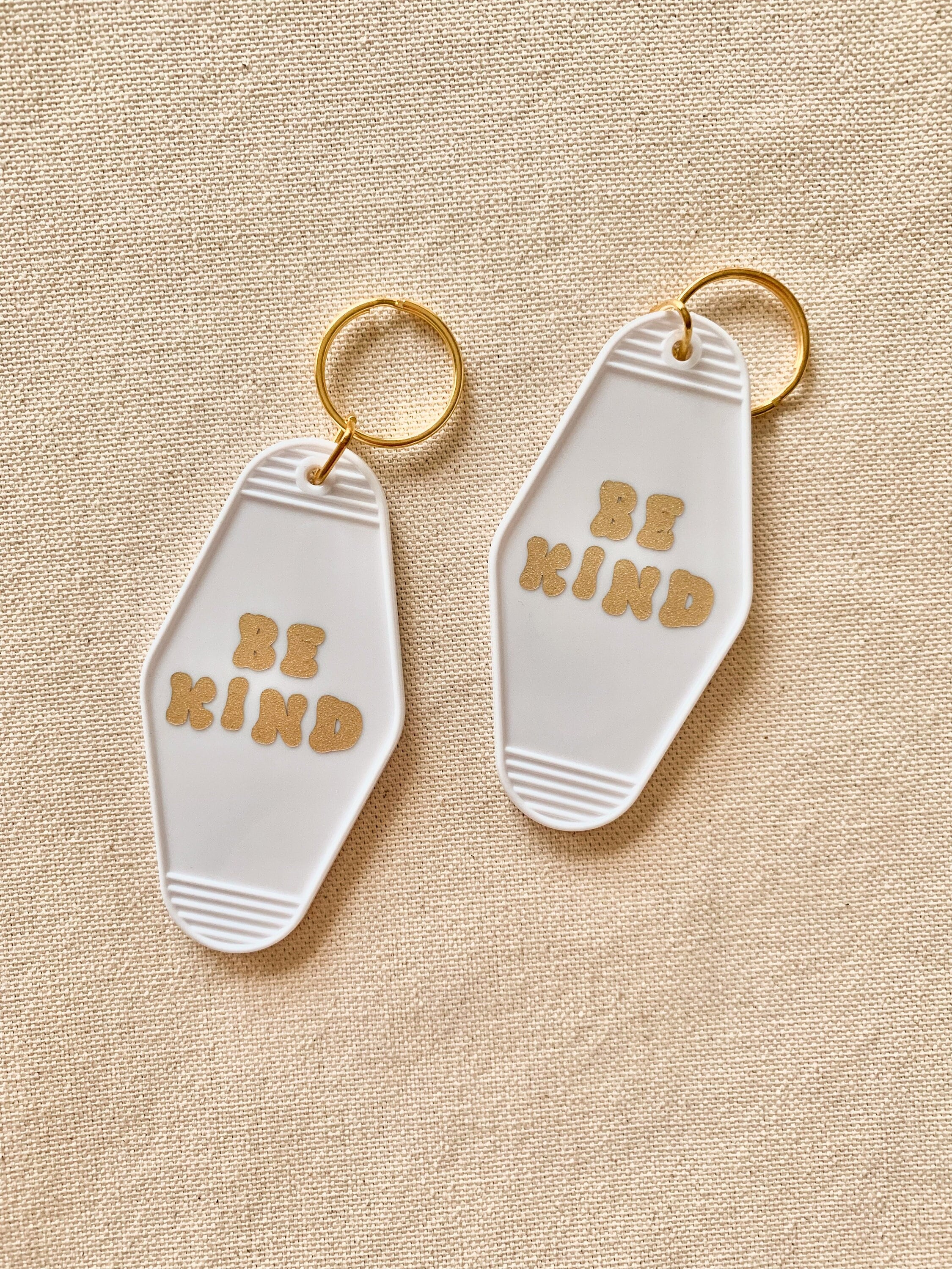 Be Kind White Acrylic Keychain / Aesthetic Keychain / Cute - Etsy