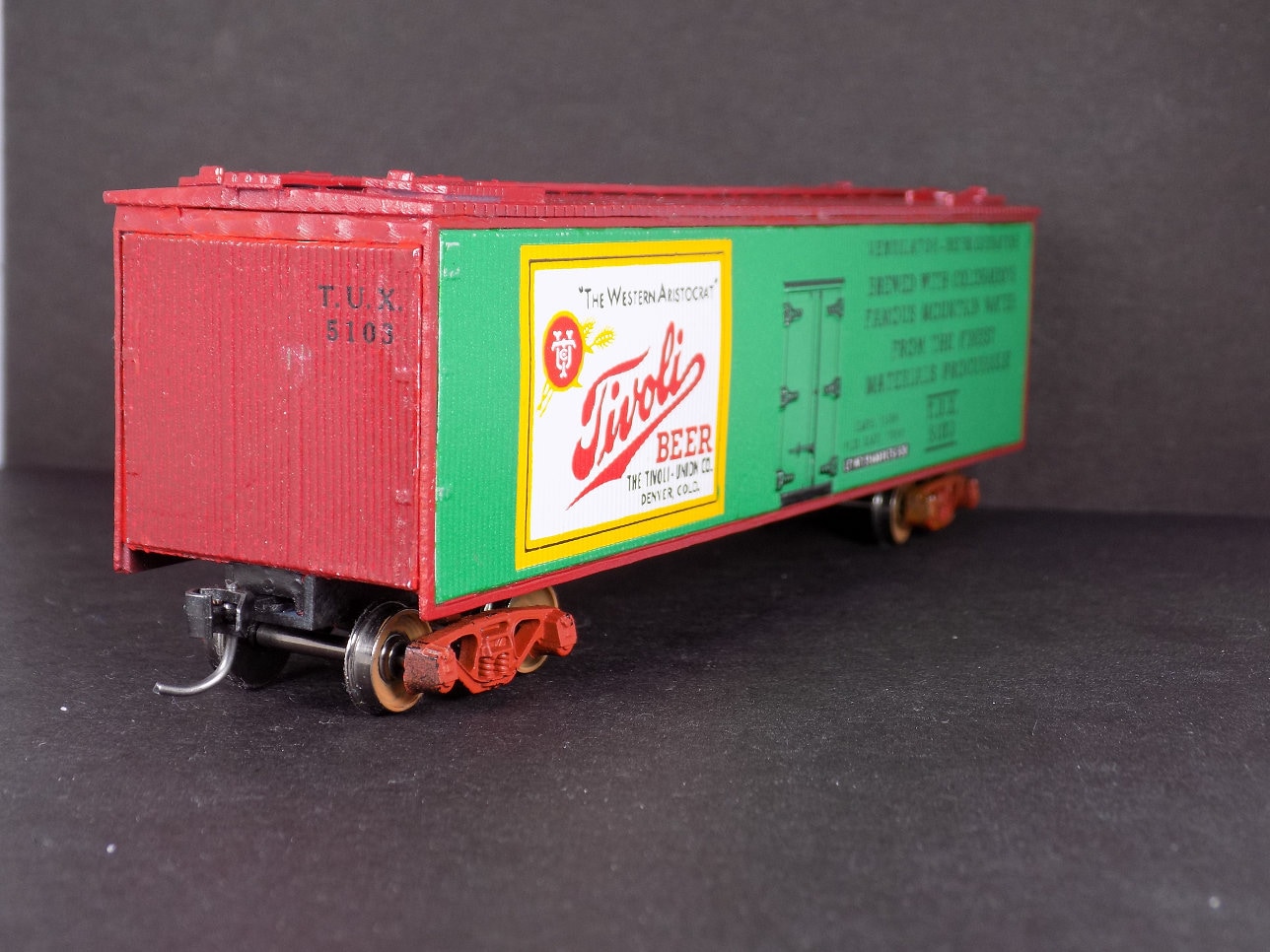 HO Scale Steel Cardboard Sided Boxcar, Ice Hatch Roof, Details in the ...