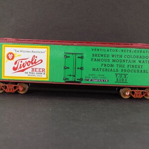 HO Scale Steel Cardboard Sided Boxcar, Ice Hatch Roof, Details in the ...