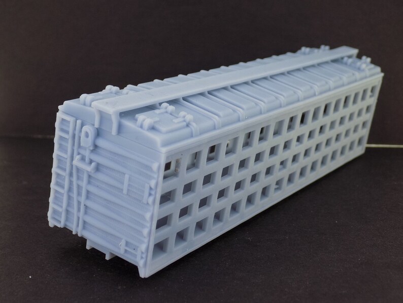 HO Scale Steel Cardboard Sided Boxcar, Ice Hatch Roof, Details in the ...