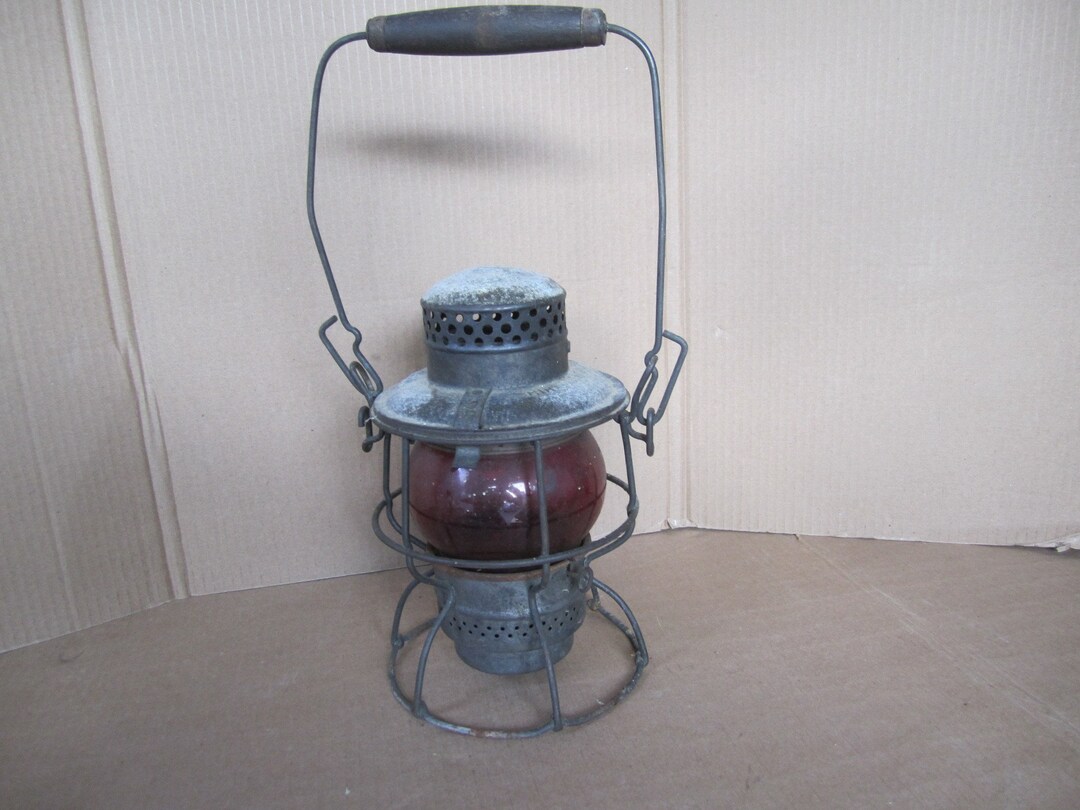 Vintage CPR Railroad Lantern Adlake 451 HIRAM PIPER Kero Oil Lamp Red ...