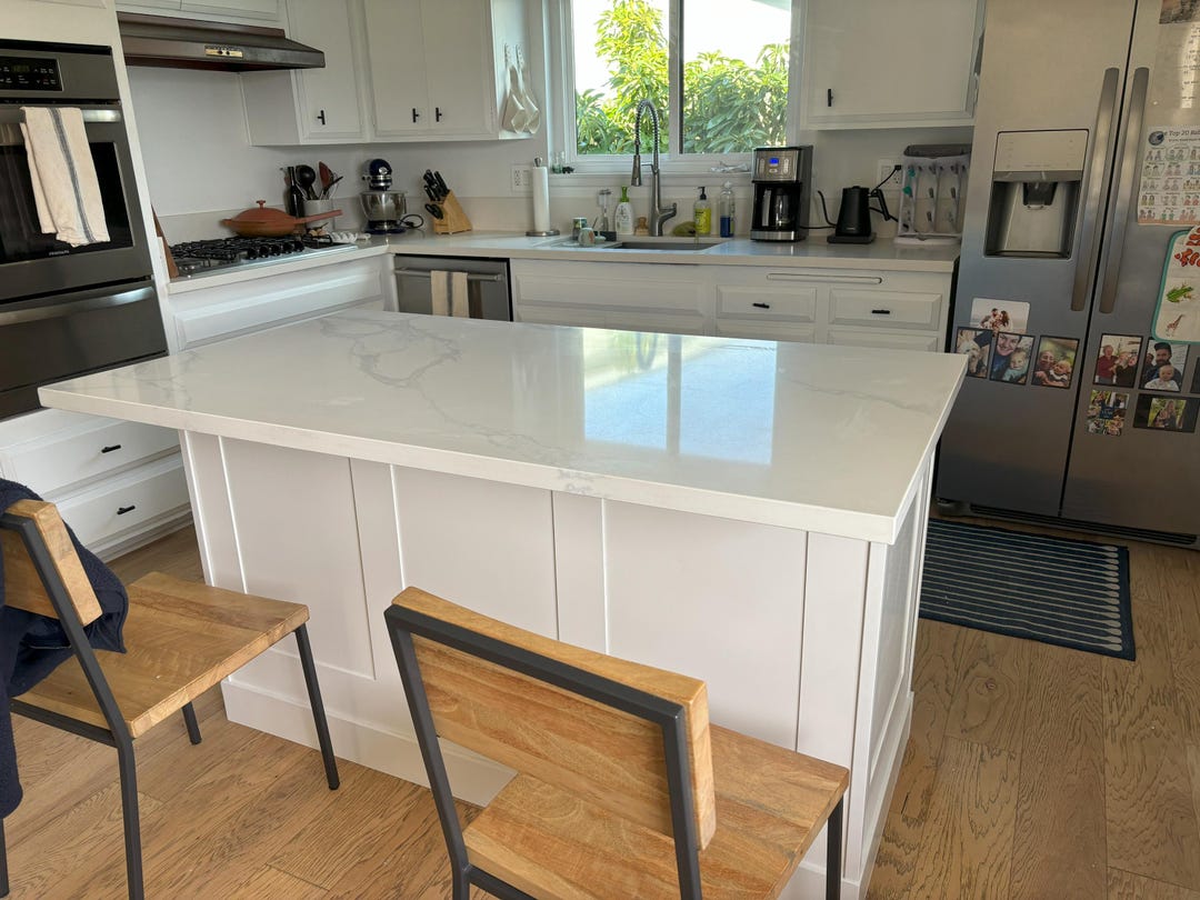 5ft White Kitchen Island With Quartz Top - Modern Storage Cabinet for ...