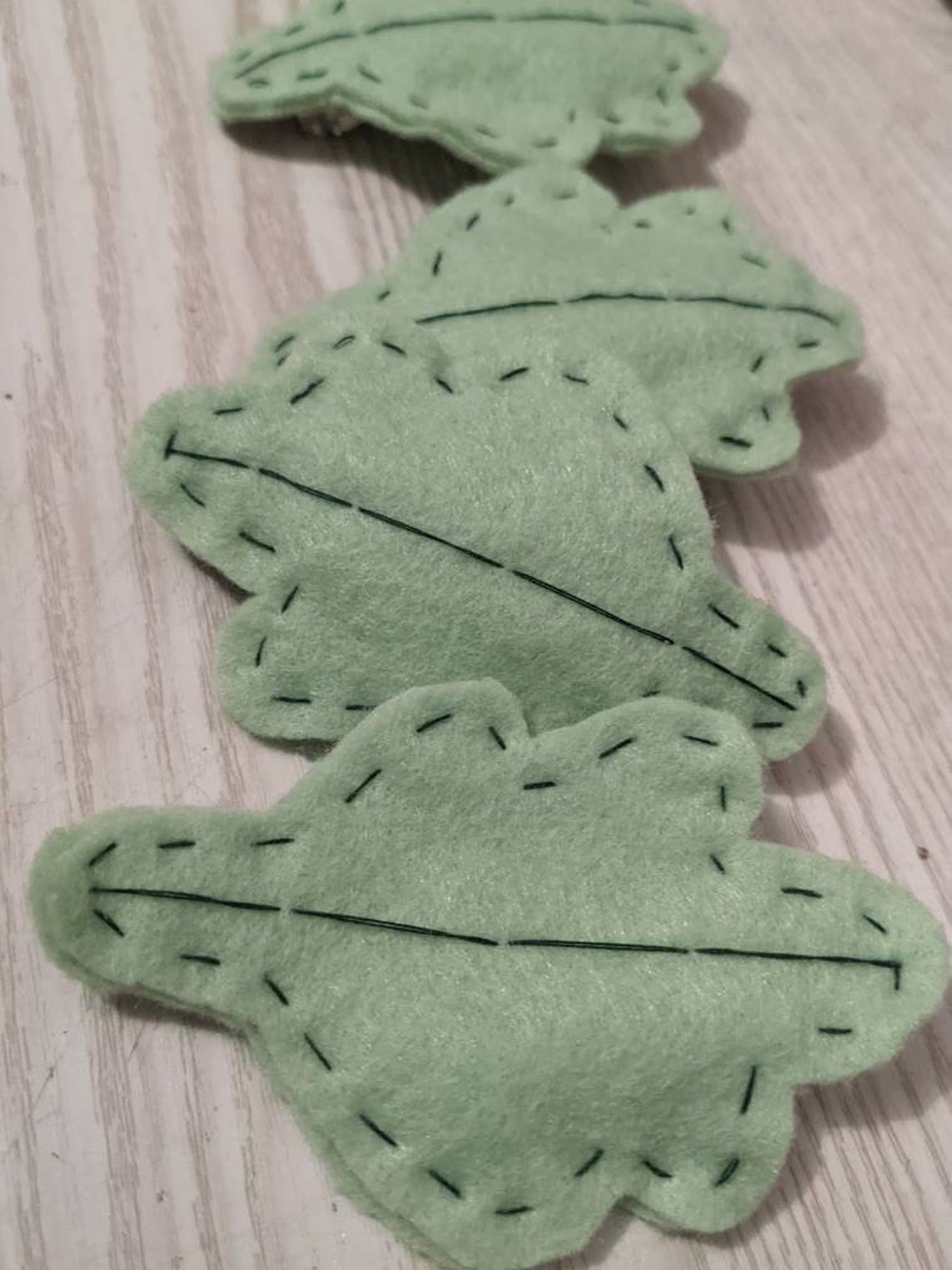 Anne's Leaves: Amphibia Hair Clips - Etsy