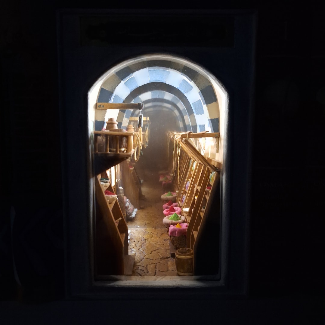 Book Nook Grand Bazaar, Christmas Gift, Infinity Mirror Book Nook Shelf ...