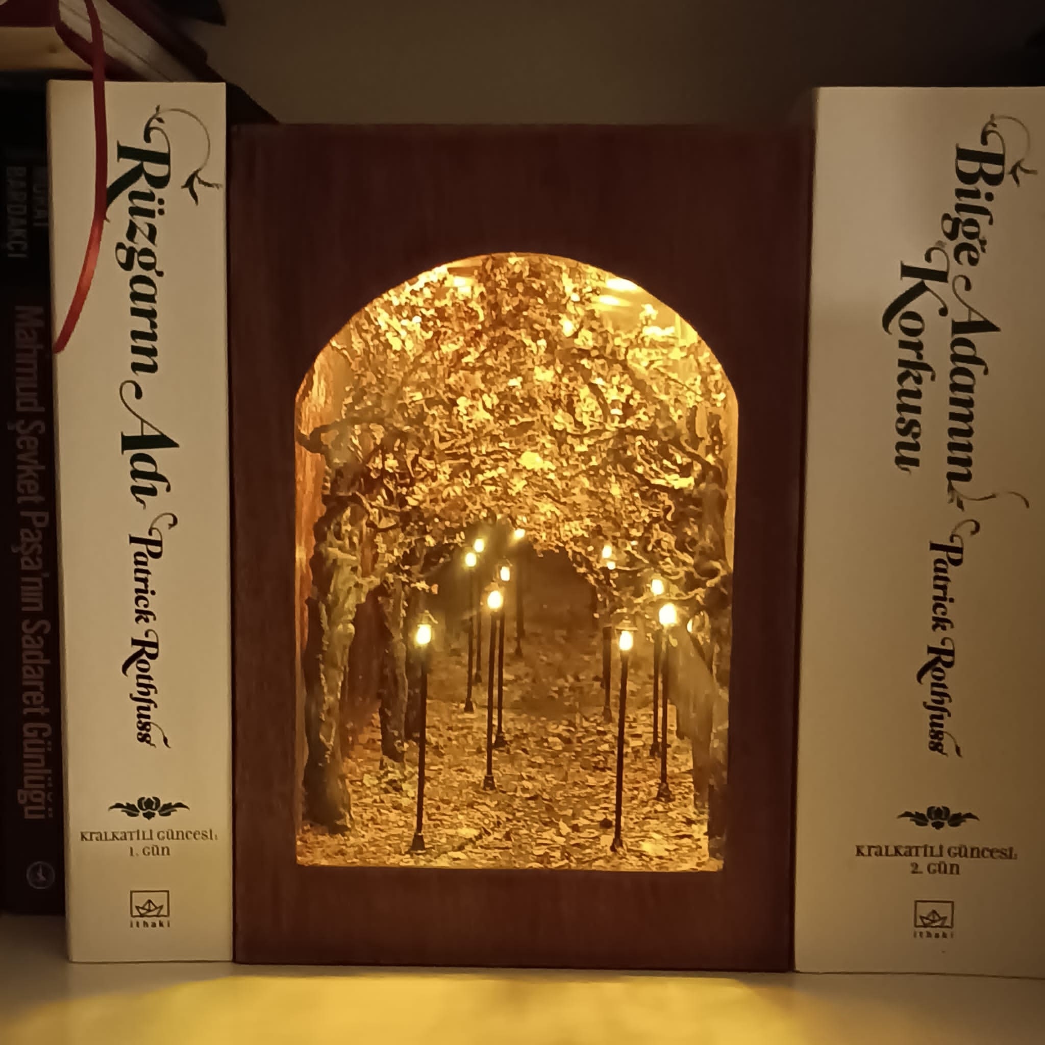 Autumn Book Nook Infinity Book Nook - Etsy