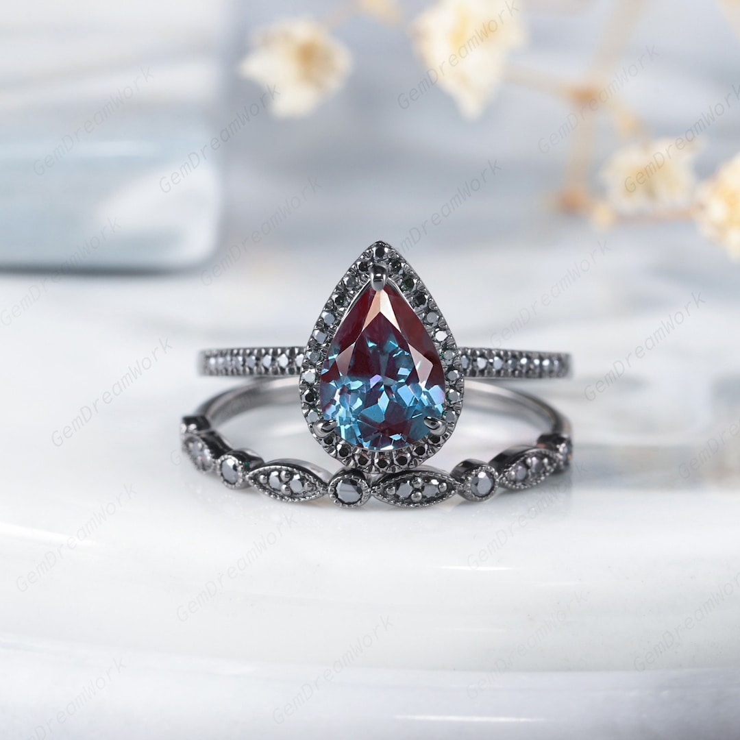 Vintage Black Gold Pear Cut Alexandrite Engagement Ring Set, Unique ...