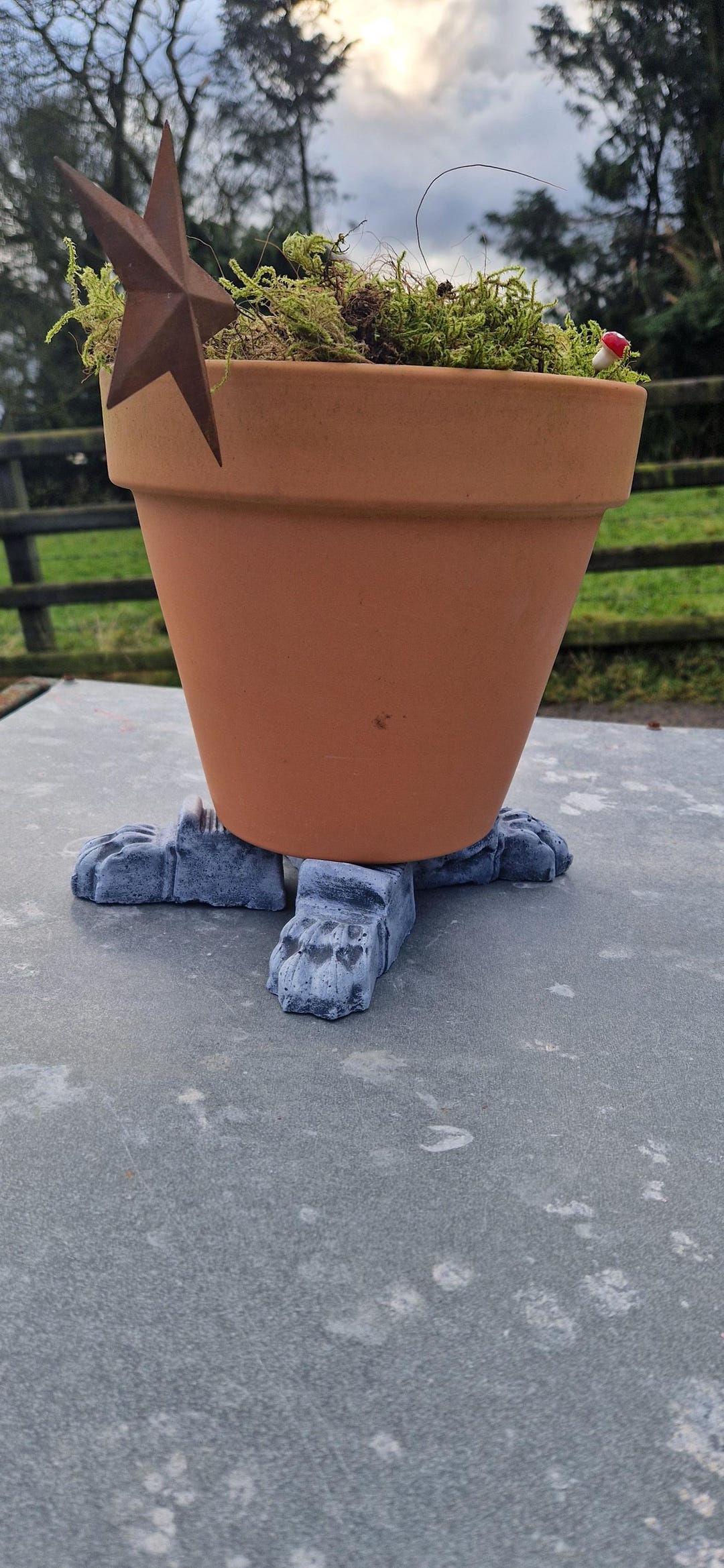 Stone Claw Flower Pot Feet/ Claw Feet/ Home/ Pot Plant Feet/ Garden Pot ...