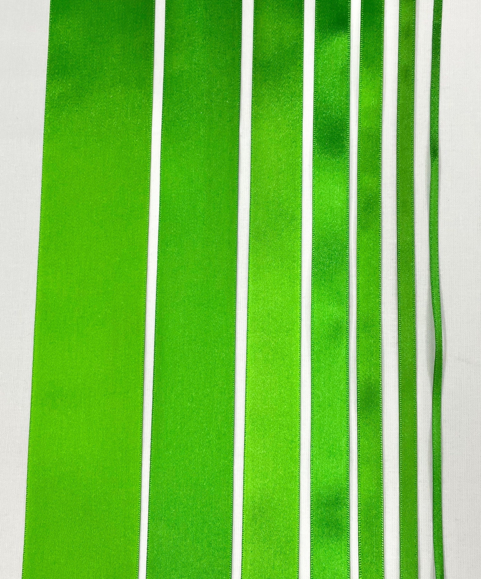 RIBBON EMERALD GREEN Double Satin Berisford Ribbon 50mm, 35mm, 25mm ...