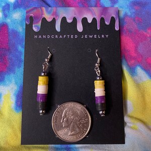 PRIDE Non-Binary Pride Ohrringe LGBTQ Enby NB Queer Schmuck Gelb Weiß Lila Schwarz Flagge Farbe ...