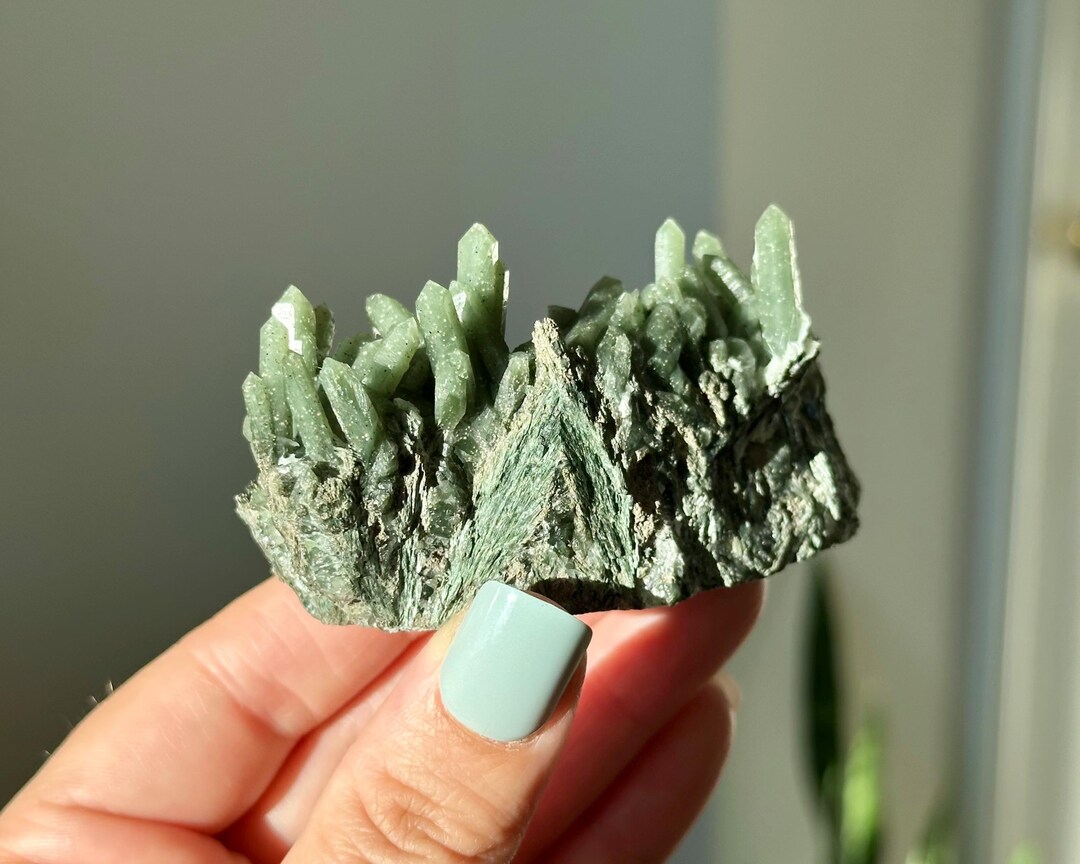 Rare Green Prase Quartz Specimen From Mongolia (B) | Raw Hedenbergite ...