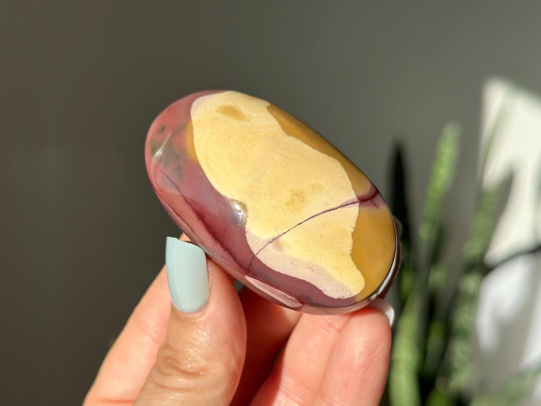 Pretty Mookaite Palm Stone (O) | Purple Mookite Jasper Palmstone ...