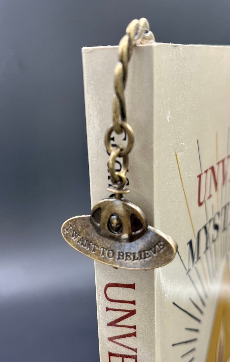 UFO Alien Extraterrestrial ET Fantasy Bookmark - Etsy