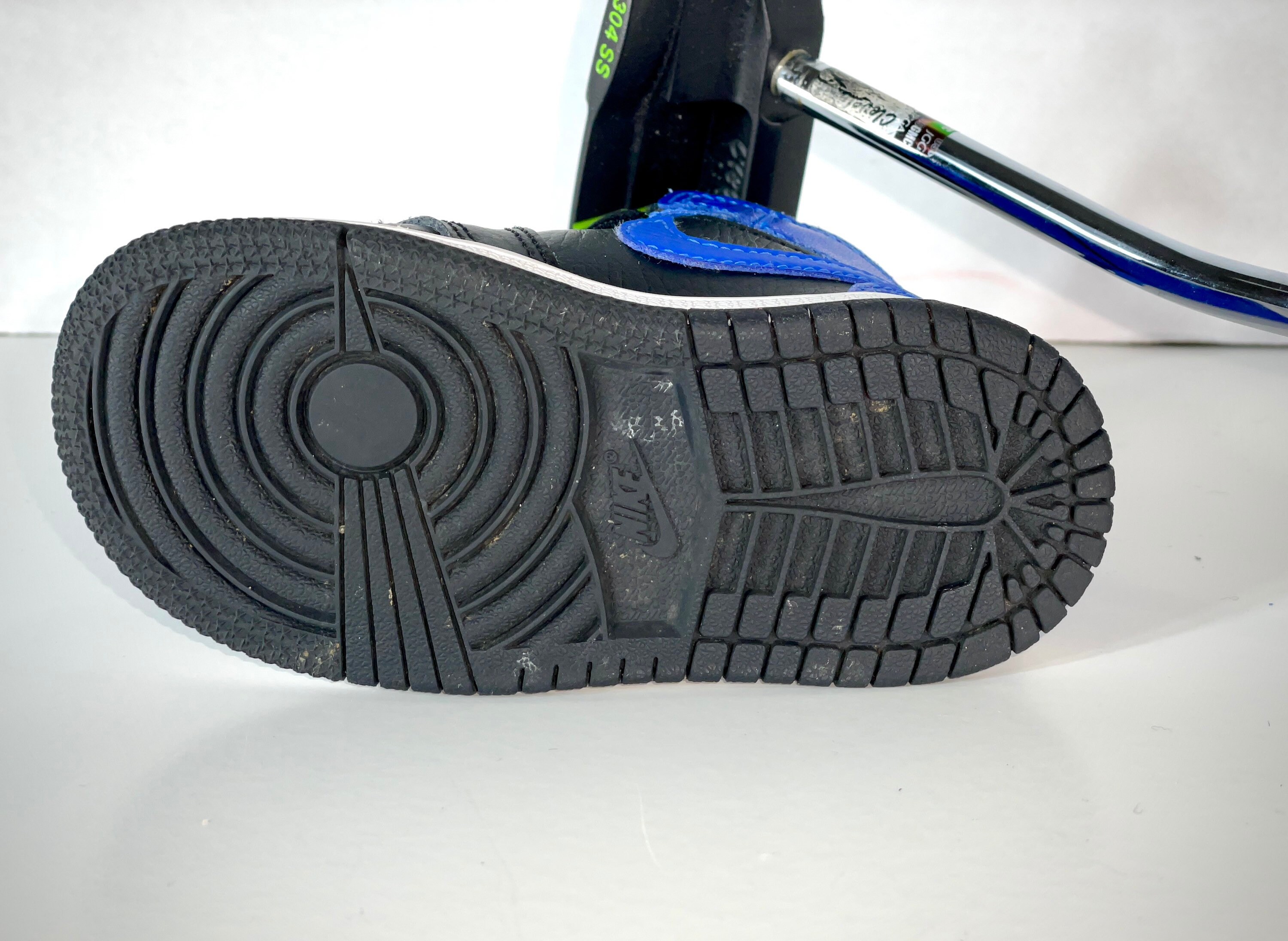 Jordan 1 Hyper Royal sneaker Putter Cover Nike Air Jordan One, Golf ...
