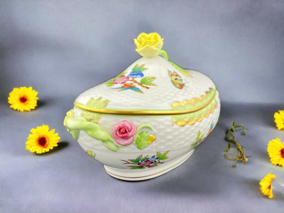 Herend Queen Victoria (green Border) Medium Candy Box 6010 | VBO Yellow ...