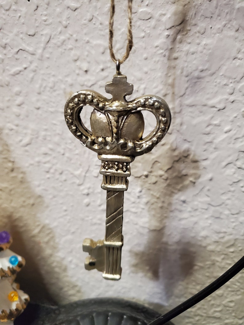 Goldtone Resin Key Christmas Ornaments Lot, Victorian Christmas Lot ...