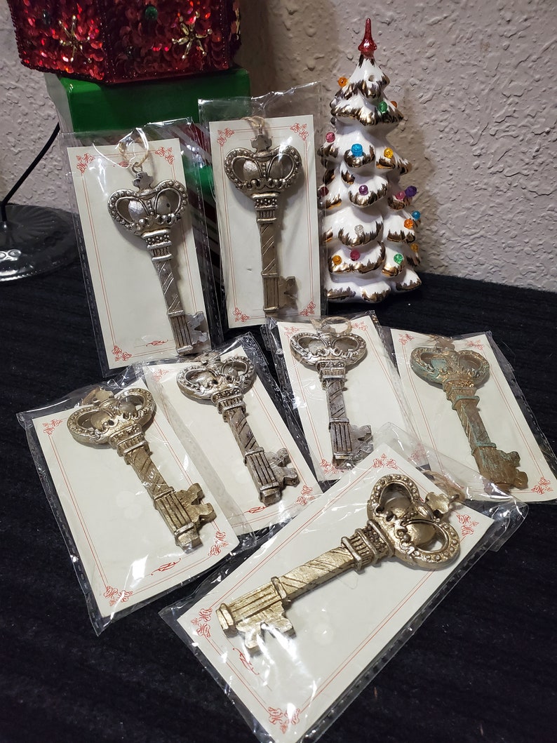 Goldtone Resin Key Christmas Ornaments Lot, Victorian Christmas Lot ...