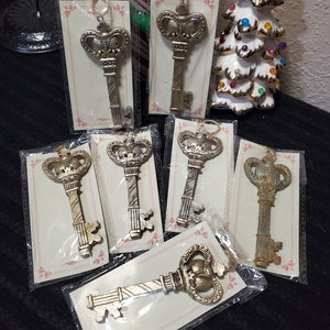 Goldtone Resin Key Christmas Ornaments Lot, Victorian Christmas Lot ...