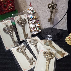 Goldtone Resin Key Christmas Ornaments Lot, Victorian Christmas Lot ...